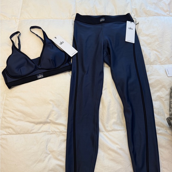 ALO Yoga | Intimates & Sleepwear | Alo Yoga Womens Blue Sports Bra And ...